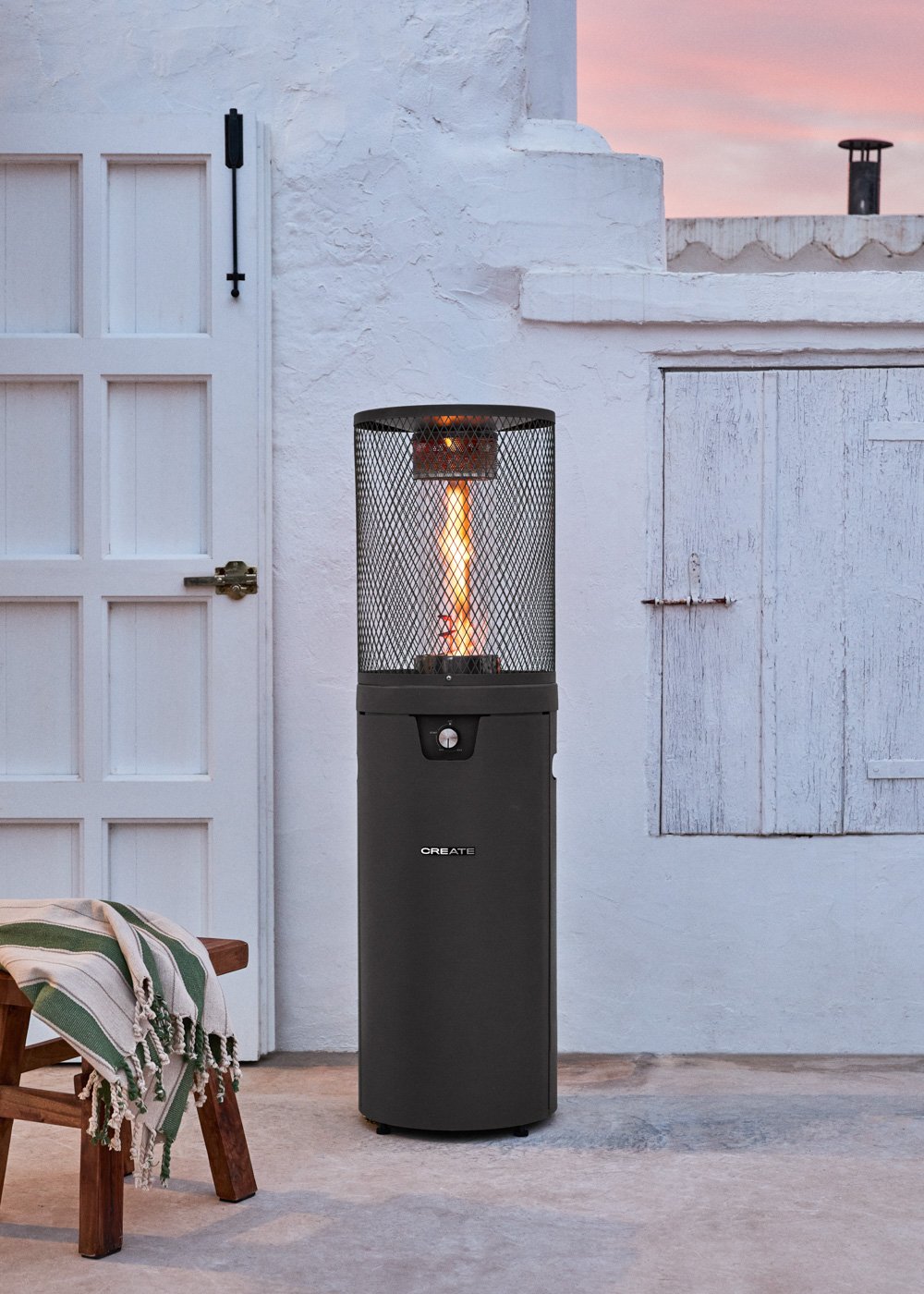 8kW Gasheizer für Terrassen und Außenbereiche - FIRE ROUND HEATER - Create