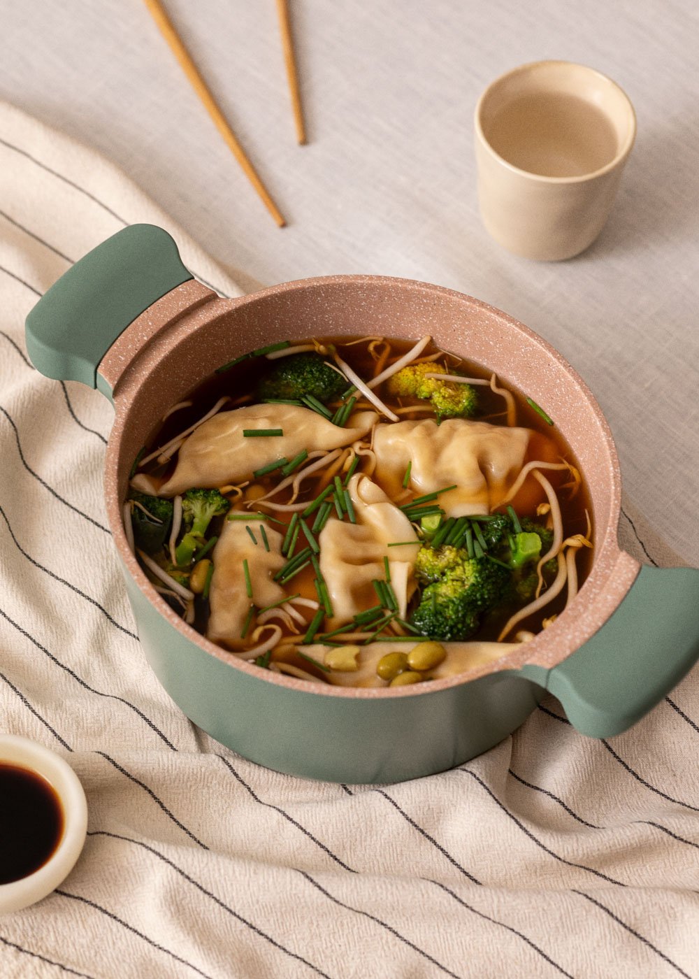 Olla de aluminio fundido con revestimiento cerámico - POT STUDIO - Create