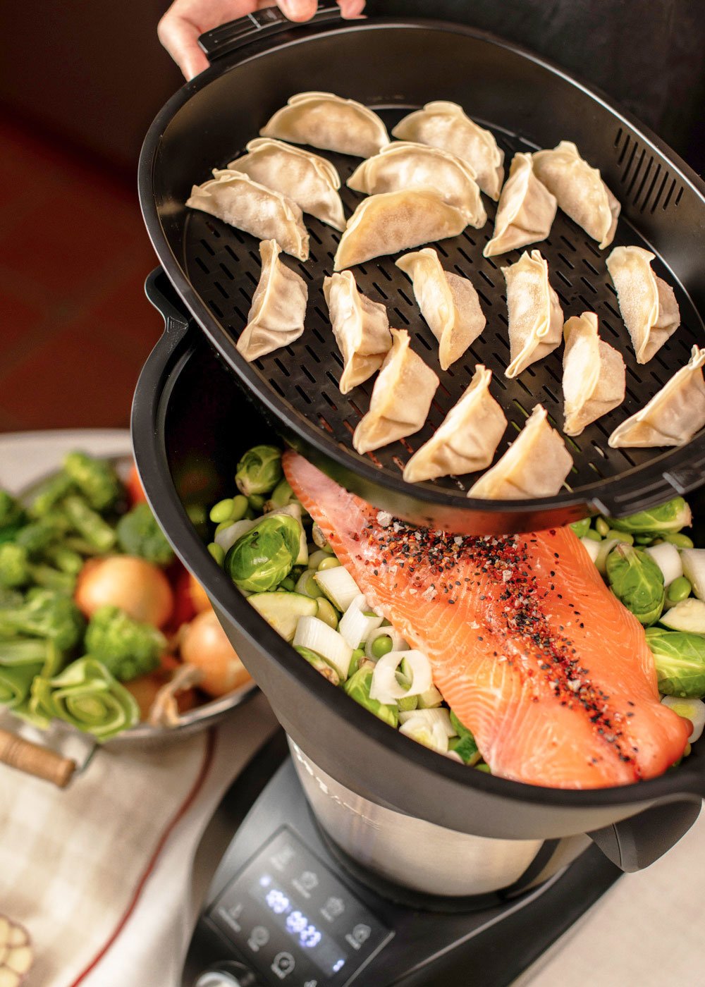 Robot da cucina intelligente multifunzione con cestello per la cottura ...