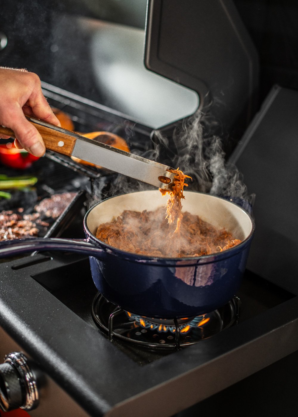 Barbecue a gas con bruciatore laterale e tavolino pieghevole - BBQ GAS ...