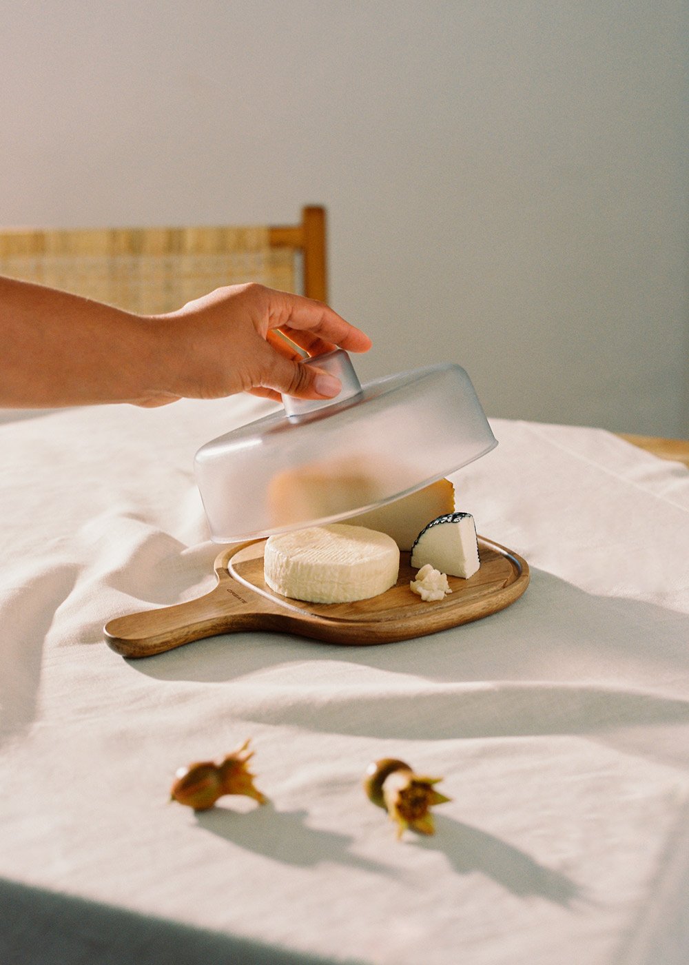 Acacia wood cheese plate - KITCHENWARE ESSENTIALS - Create