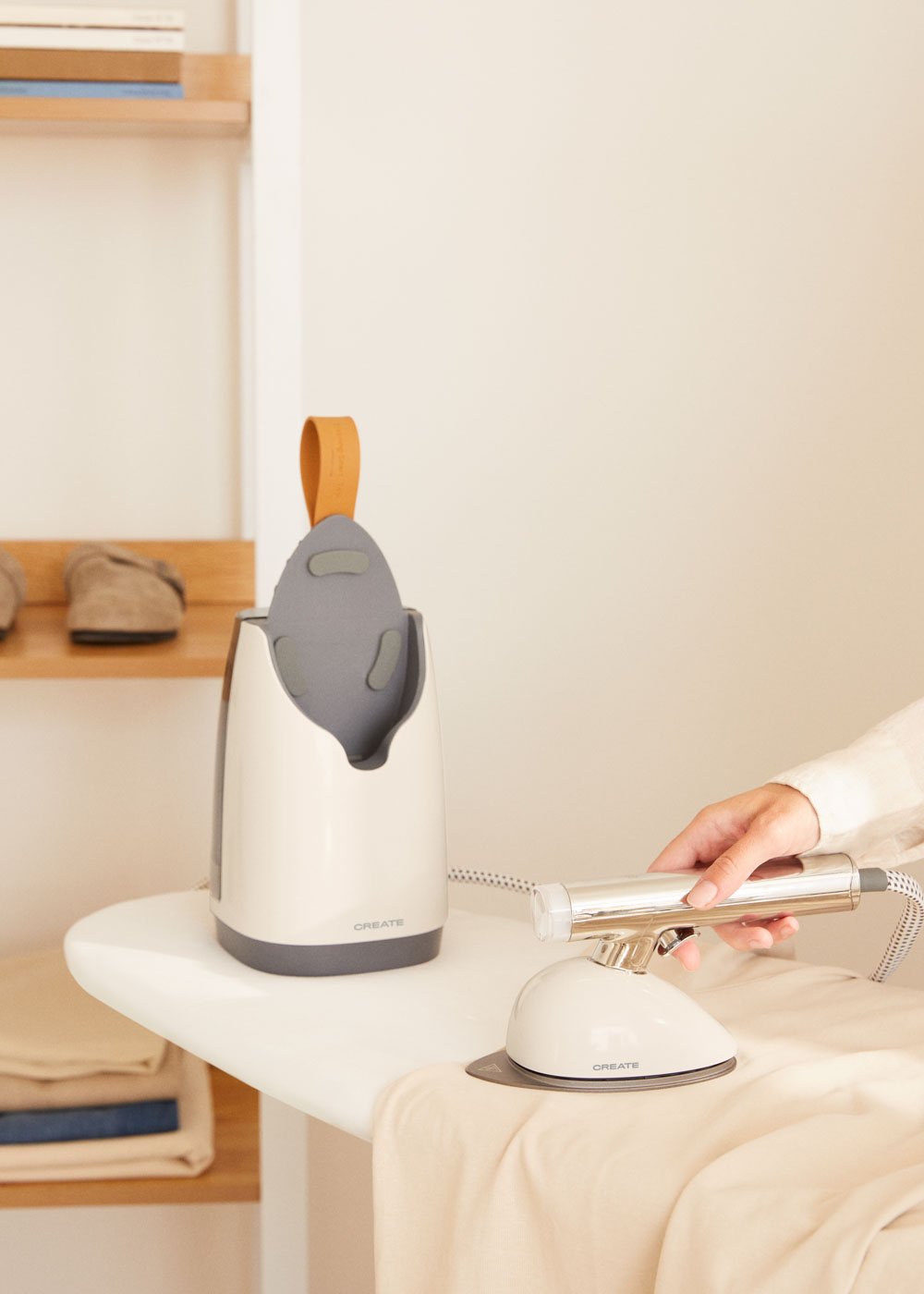 Horizontal and vertical steam iron 800 ml with 4 ironing modes - IRON ...