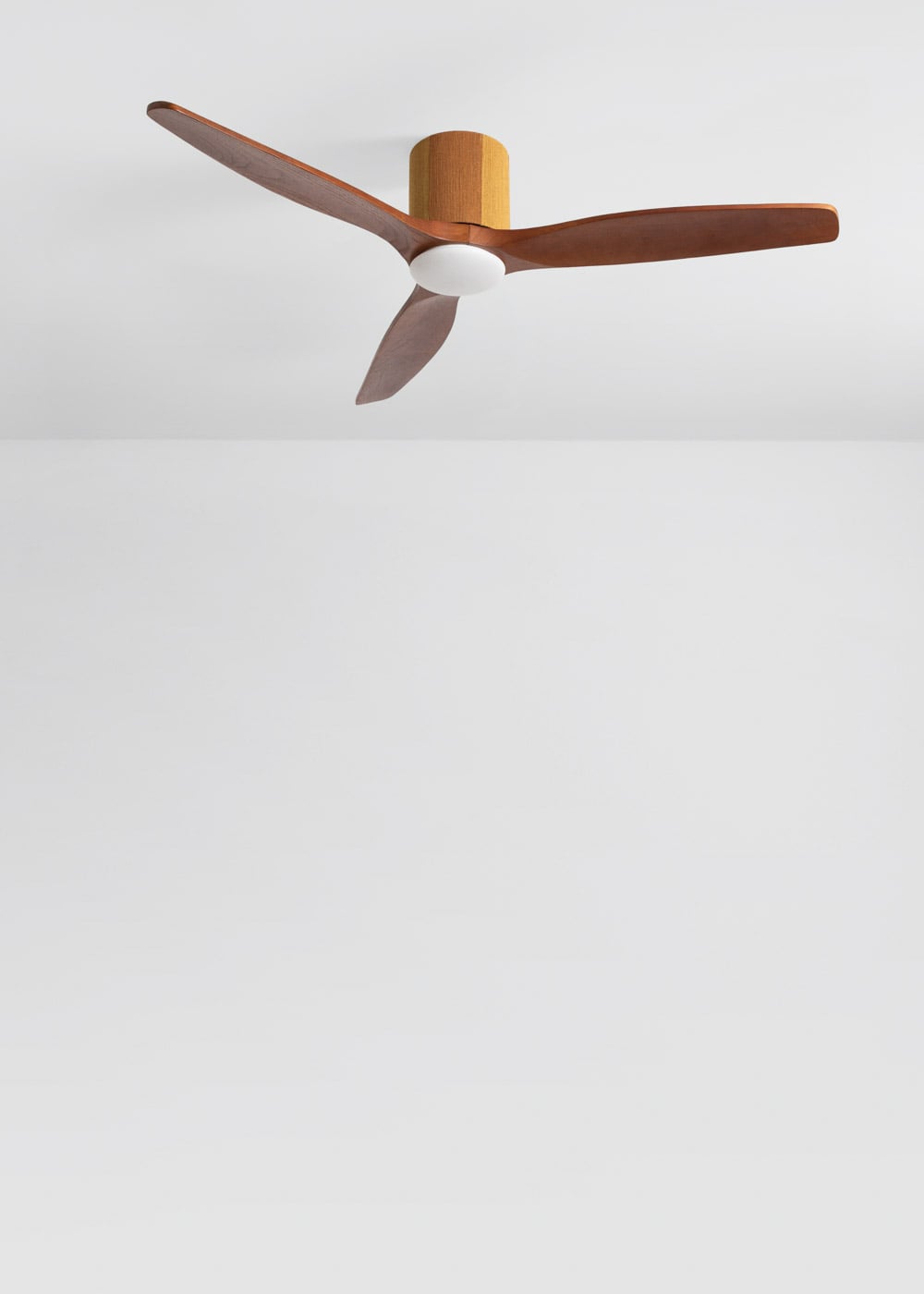 Silent 40W ceiling fan Ø132 cm made of 100% wood with LED light - WIND ...